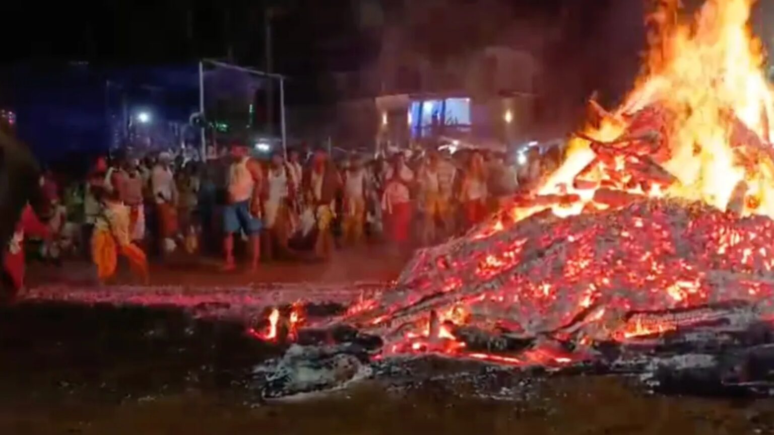 Tragic Stampede at Goa’s Lairai Devi Temple: 6 Dead, Many... - Hind First